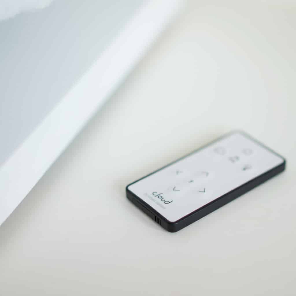 Floating Cloud - Crealev